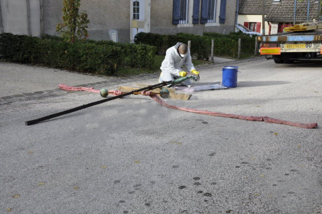 Franklin France removes a radioactive lightning rod